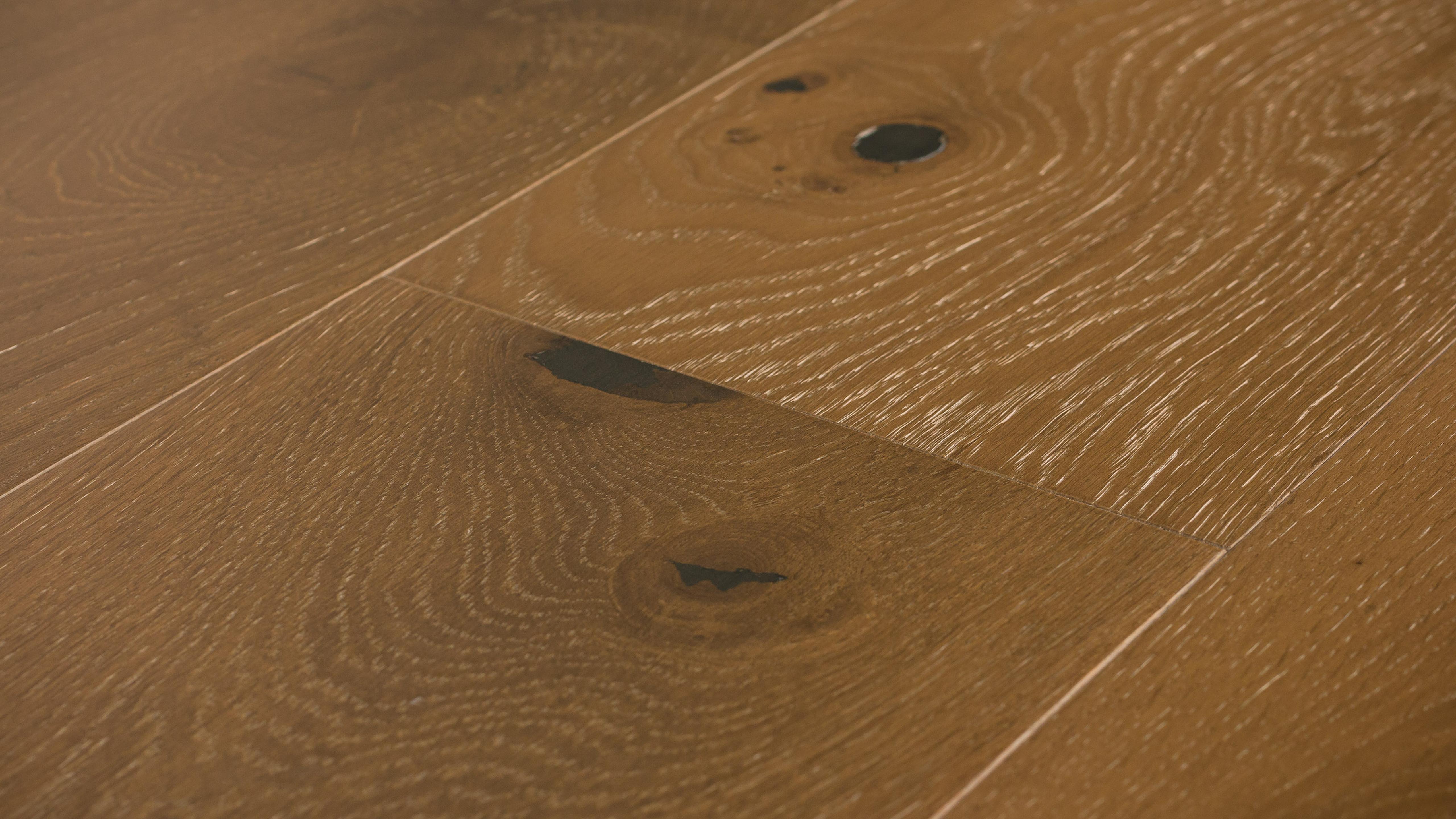 Brushed Oak 'Cinnamon Roll' | Kentwood Flooring