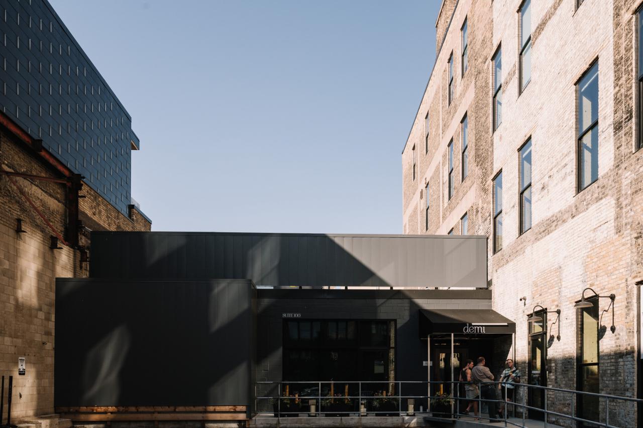 Demi Restaurant - Brushed Oak Carlsborg | Kentwood Flooring